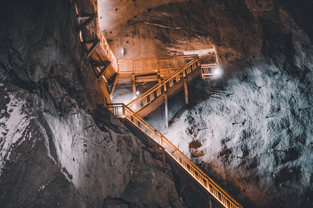 Earth vs. Sea: Comparing Terrestrial Mining and Ocean Mining